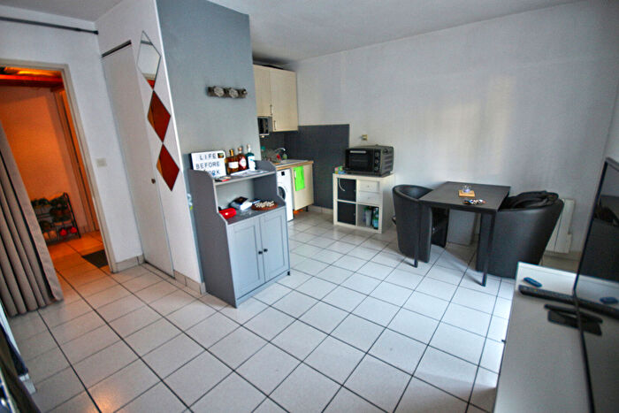 Maisons à vendre et appartements à louer - 1