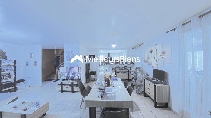 Maison 7 pièces à Le Thillay, à vendre
