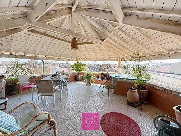 Appartement 4 pièces à vendre à Nîmes, Ecusson, Arènes