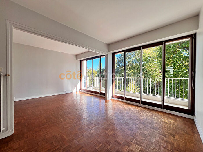 Orléans, La Croix Saint-Marceau, La Mouillère, Pré Pinson : Appartement 3 pièces à vendre
