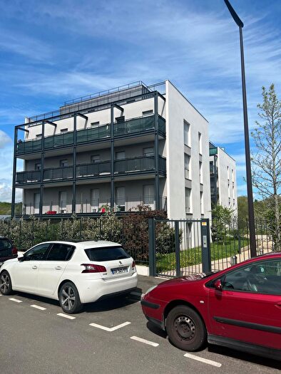 Appartement à louer - Melun, Rive de Seine, Sud - 1 pièce