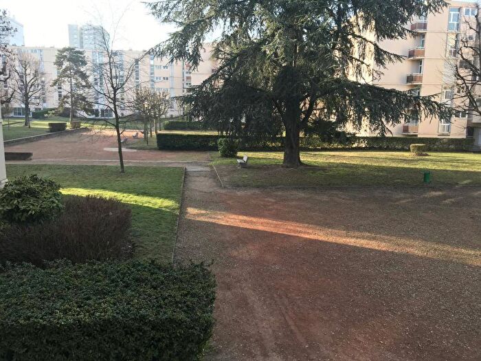 Appartement à louer - Gorge du Loup-Champvert, Lyon ème arrondissement - 2 pièces - 1 chambre