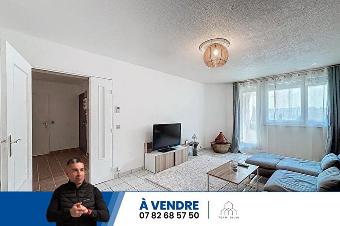 Appartement à vendre - Feyzin - 4 pièces - 3 chambres