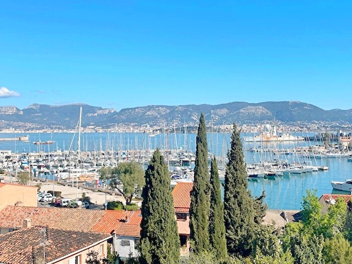 Maison à vendre - Saint-Mandrier-sur-Mer - 8 pièces - 6 chambres