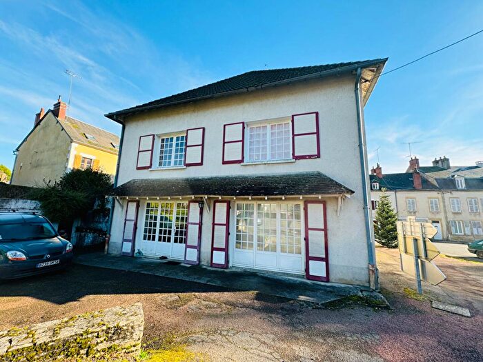 Maison 9 pièces à vendre - Saint-Saulge