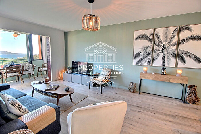 Appartement 3 pièces à Le Lavandou, Centre-ville, Plage du Lavandou, Pointe Pilon, à vendre
