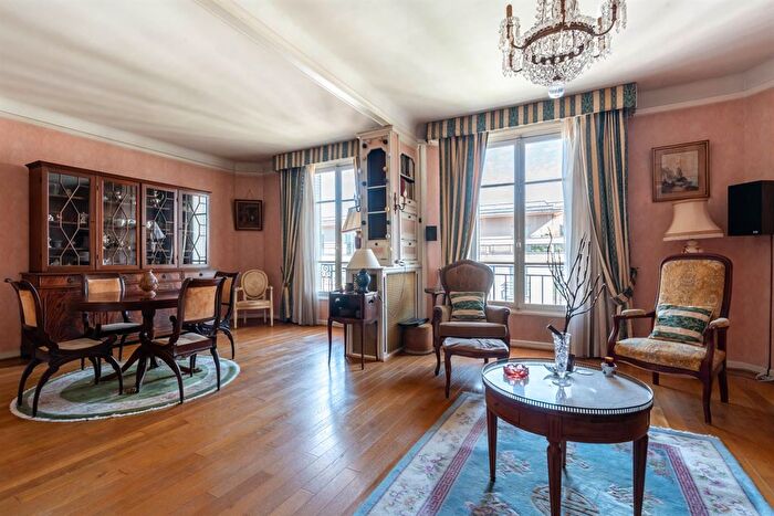 Appartement 5 pièces à vendre - Courbevoie, Marceau République