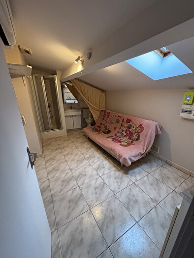 Appartement à louer - Villeneuve-sur-Lot, Saint-Etienne - 1 pièce