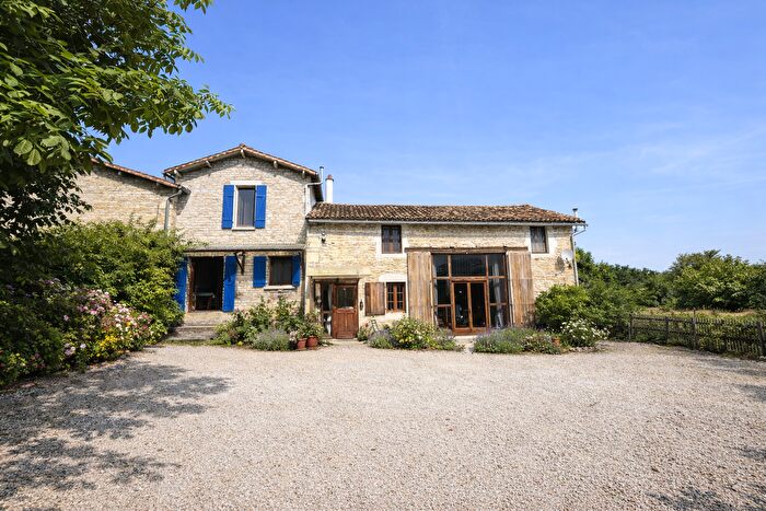 Maison à vendre - Sauzé-Vaussais - 13 pièces - 7 chambres