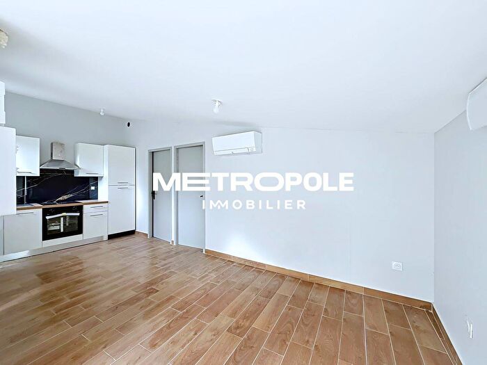 Appartement 2 pièces à Tenay, à louer