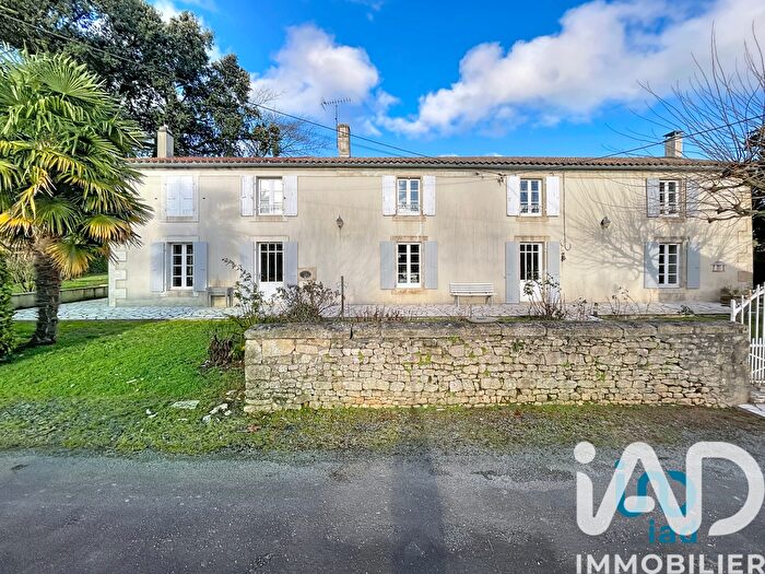 Maison à vendre - Saint-Maixent-de-Beugné - 7 pièces - 3 chambres