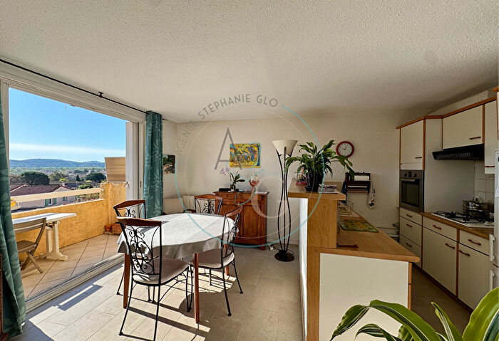 Appartement à vendre - Cogolin, Centre-ville, Subeiran, Pas de Grimaud - 3 pièces - 2 chambres