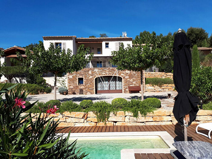 Maison à vendre - Le Plan-de-la-Tour - 8 pièces - 4 chambres