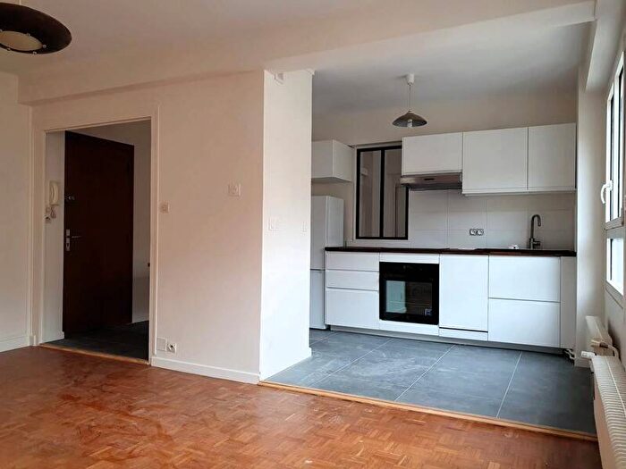 Appartement à louer - Grangier, Dijon - 2 pièces - 1 chambre