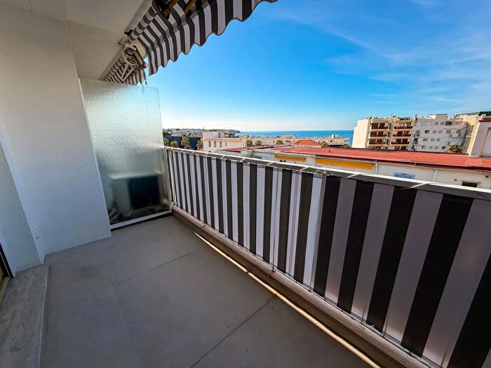 Appartement à vendre - Antibes, Juan-les-Pins, Le Cap - 3 pièces - 2 chambres