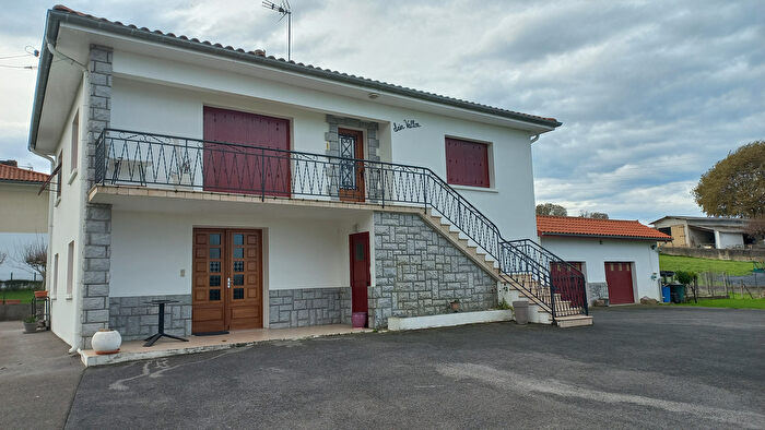 Maison à vendre - Saint-Palais - 7 pièces - 4 chambres