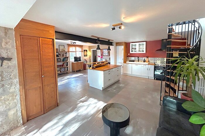 Maison à vendre - Mougins, Le Colombier, Colombe, Cabrières, Le Bordé - 7 pièces - 5 chambres