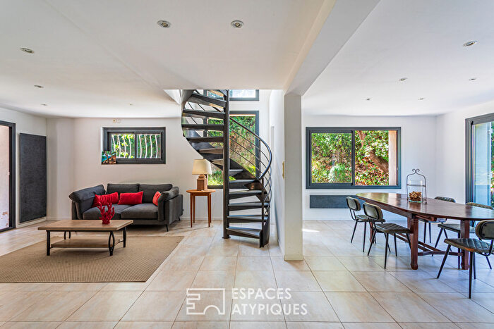 Maison à vendre - Toulon, Le Cap Brun, Le Petit Bois - 9 pièces - 5 chambres