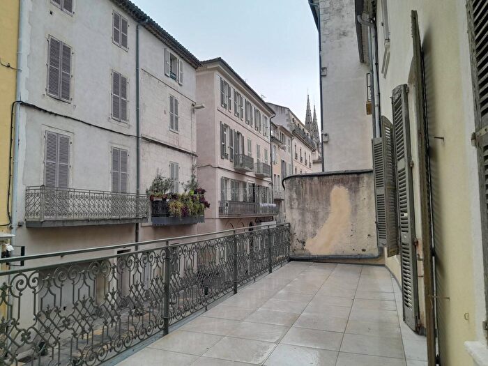 Appartement à louer - Arènes, Nîmes - 4 pièces - 3 chambres