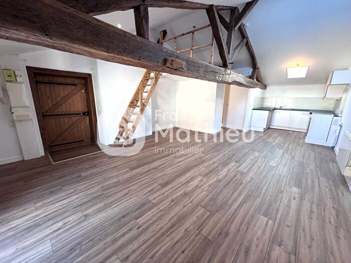 Appartement à louer - Châtillon-sur-Chalaronne - 1 pièce