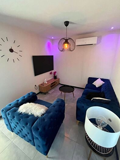 Maison à vendre - Agde, La Ville - 5 pièces - 3 chambres