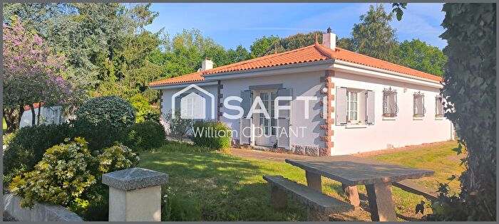 Maison 5 pièces à vendre à Saint-Georges-de-Pointindoux