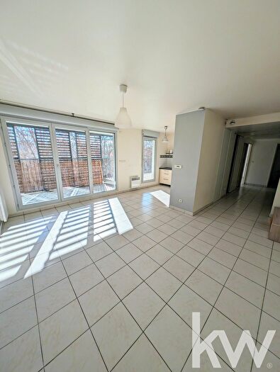 Maisons à vendre et appartements à louer - 1