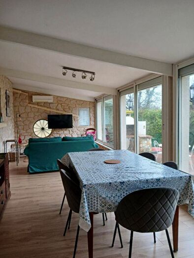 Maison à louer - Néoules - 5 pièces - 4 chambres