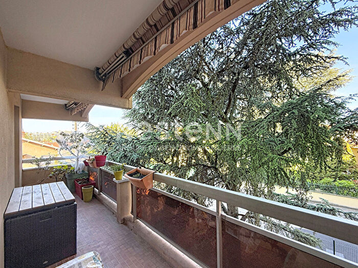 Appartement 4 pièces à vendre à Bron, Parilly Centre-ville