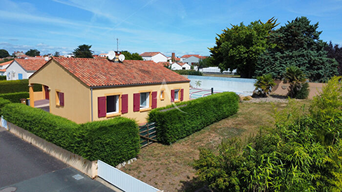 Maisons à vendre et appartements à louer - 1
