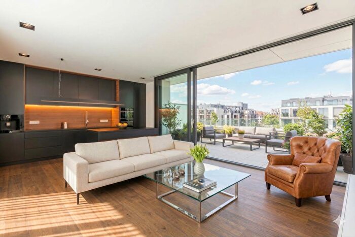 Appartement à vendre - Issy-les-Moulineaux, Les Epinettes, Le Fort, Les Hauts dIssy - 4 pièces - 3 chambres