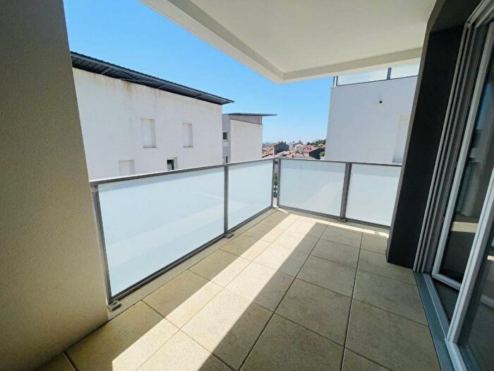 Casernes, Nîmes - Appartement 1 pièce à louer