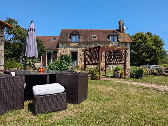 Maison à vendre - La Puye - 14 pièces - 9 chambres