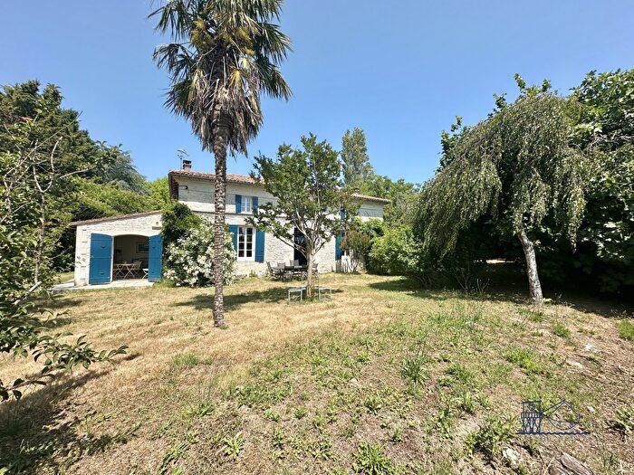 Maison à vendre - Mortagne-sur-Gironde - 6 pièces - 5 chambres