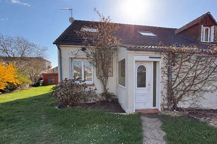 Maison à vendre - Chevilly - 4 pièces - 3 chambres