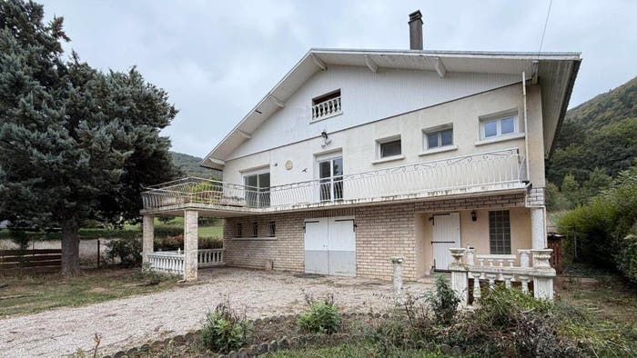 Saint-Laurent-en-Beaumont : Maison 4 pièces à louer