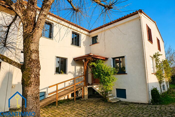 Maison 9 pièces à Chantonnay, à vendre