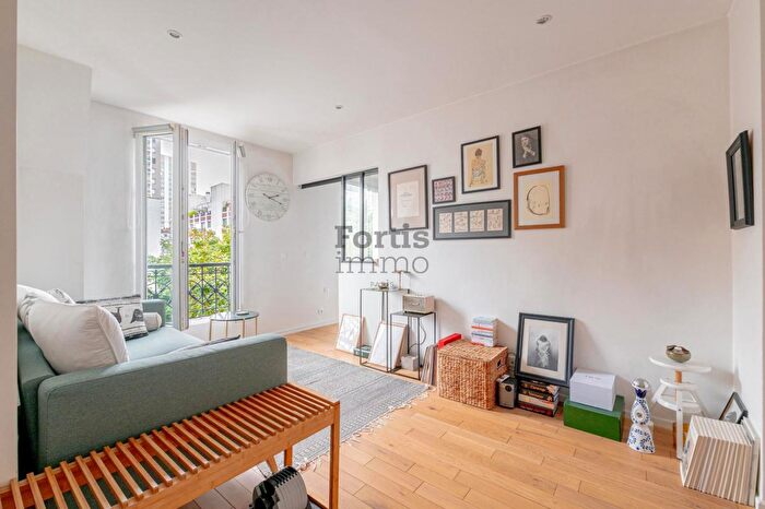 Paris 19ème, Mouzaia : Appartement 2 pièces à vendre