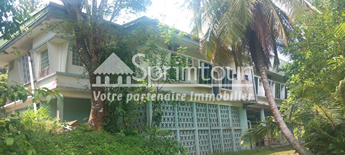 Maison à vendre - Les Abymes - 1 pièce - 7 chambres