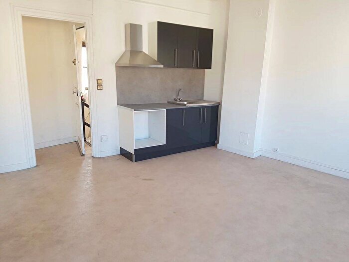 Vindry-sur-Turdine : Appartement 3 pièces à louer