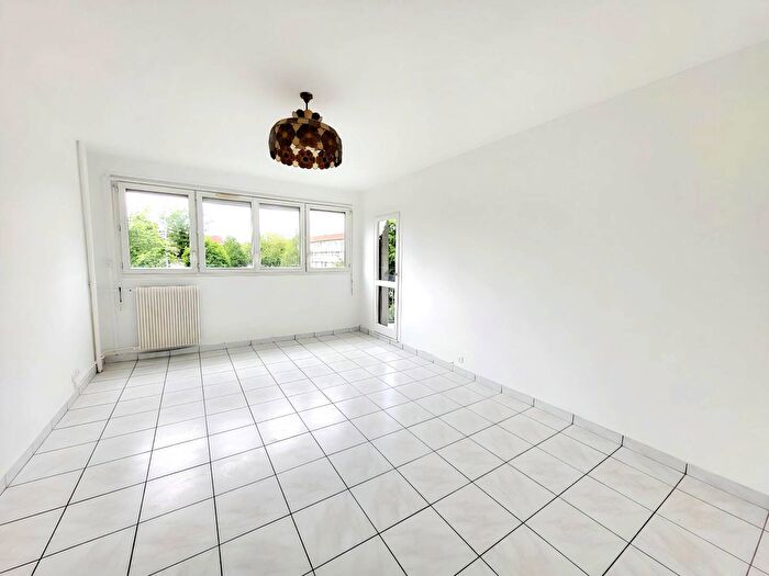 Appartement à louer - Fauvettes, Neuilly-sur-Marne - 2 pièces - 1 chambre