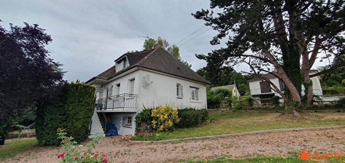 Lisieux, Trevett, Quatre Sonnettes : Maison 8 pièces à vendre