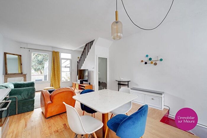 Montreuil, Solidarité, Carnot : Maison 5 pièces à vendre