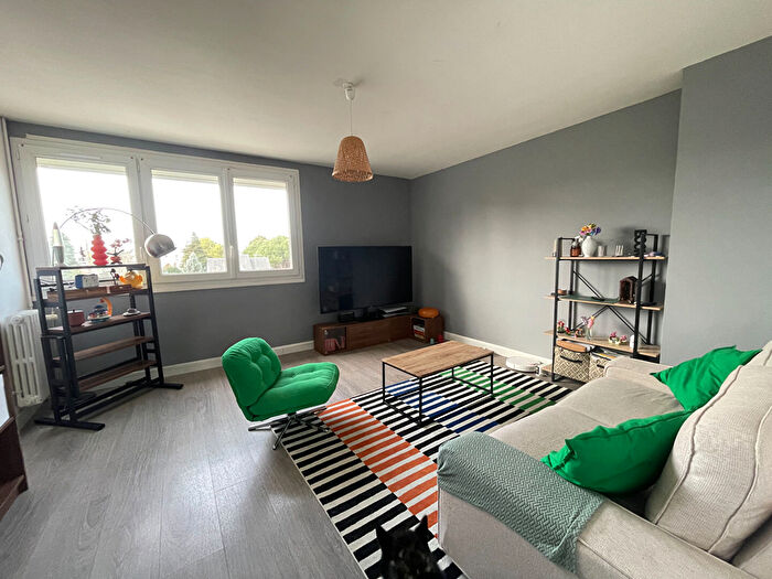 Appartement à louer - Joué-lès-Tours, Centre-ville - 3 pièces - 2 chambres