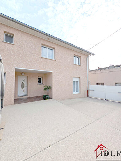 Maison à vendre - Oyonnax, Belmont - 7 pièces - 4 chambres