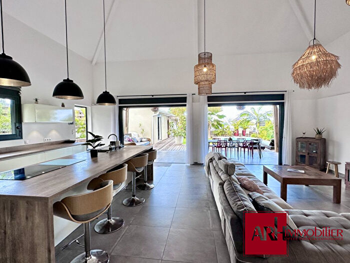 Maison à louer - Saint-Paul, Villèle - 5 pièces - 4 chambres