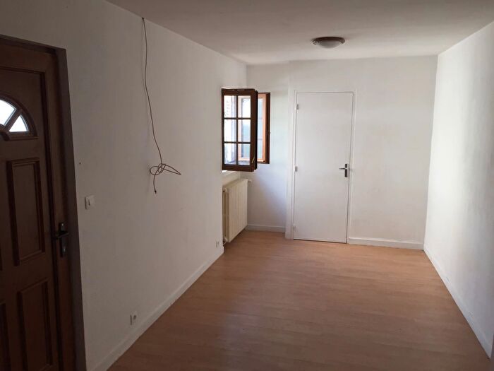Appartement 1 pièce à Ivors, à louer
