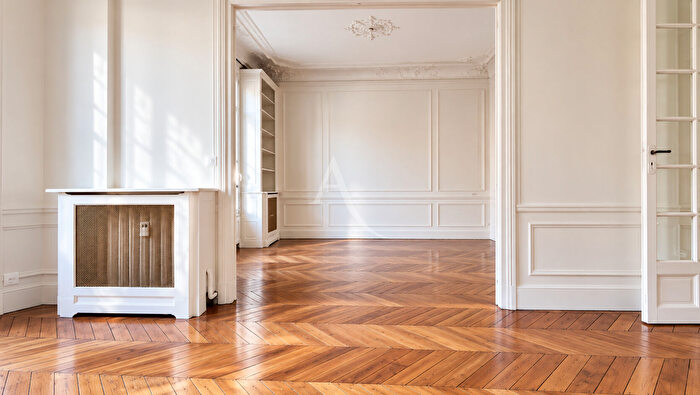 Paris 7ème, Champ de Mars : Appartement 4 pièces à louer