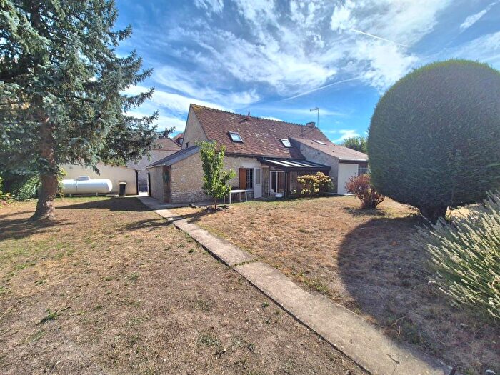 Jouy-le-Châtel : Maison 5 pièces à vendre