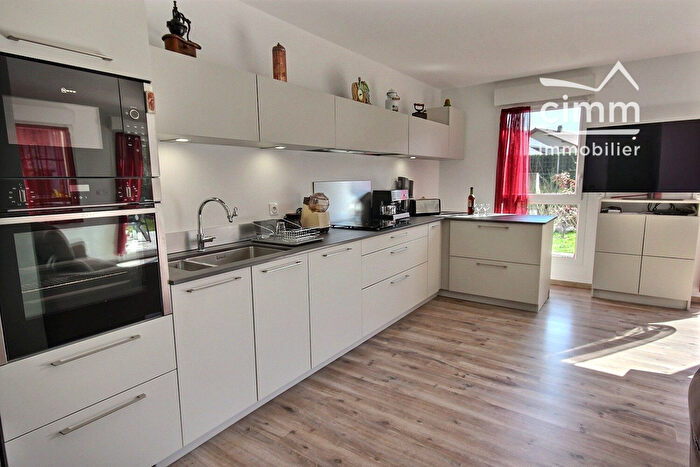 Appartement à vendre - Taninges - 4 pièces - 3 chambres